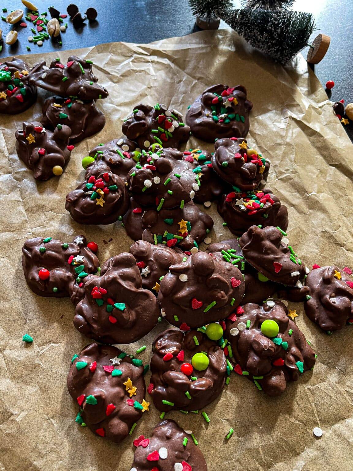 Slow Cooker Chocolate Peanut Clusters (Easy Chocolate Candy)
