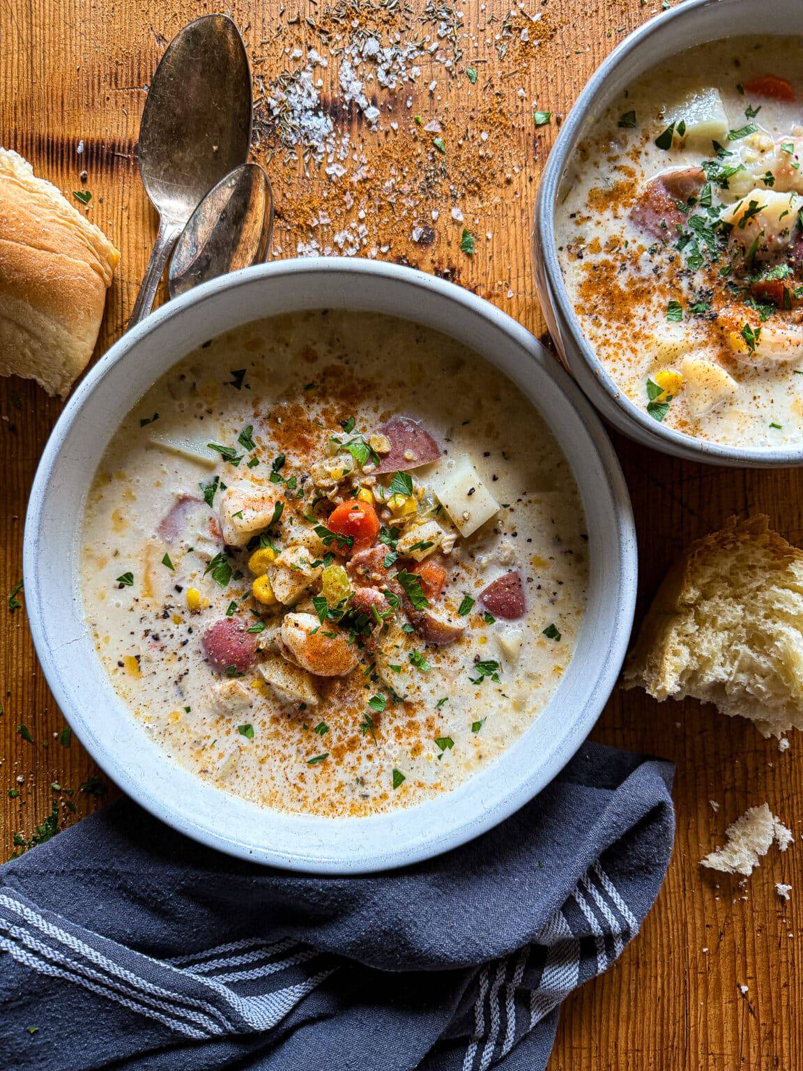Easy Creamy Seafood Chowder Recipe (Ready in 30 Minutes)